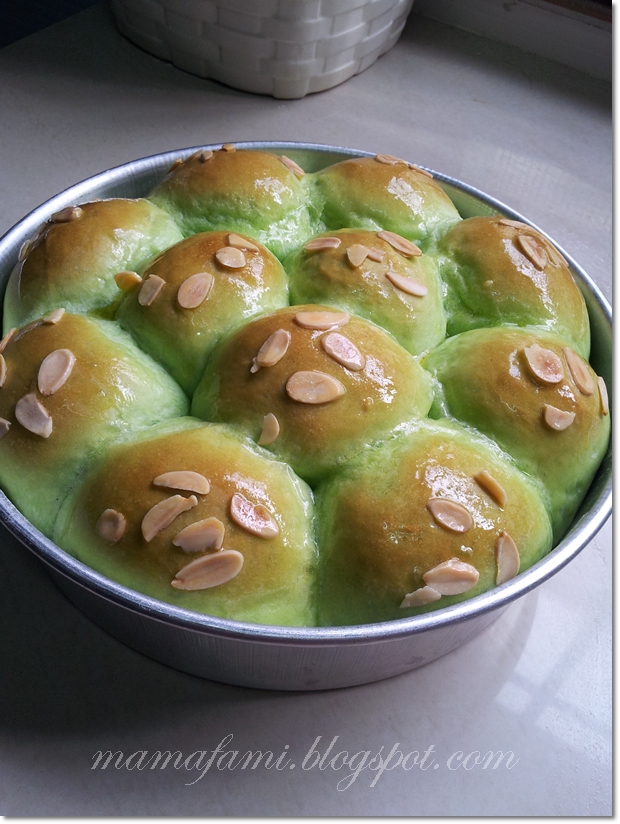 MamaFaMi's Spice n Splendour: Pandan Buns