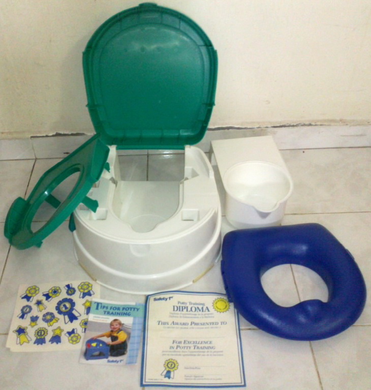 TenderLovingCare Toys: Safety 1st 3in1 Musical Potty & Step Stool (used)