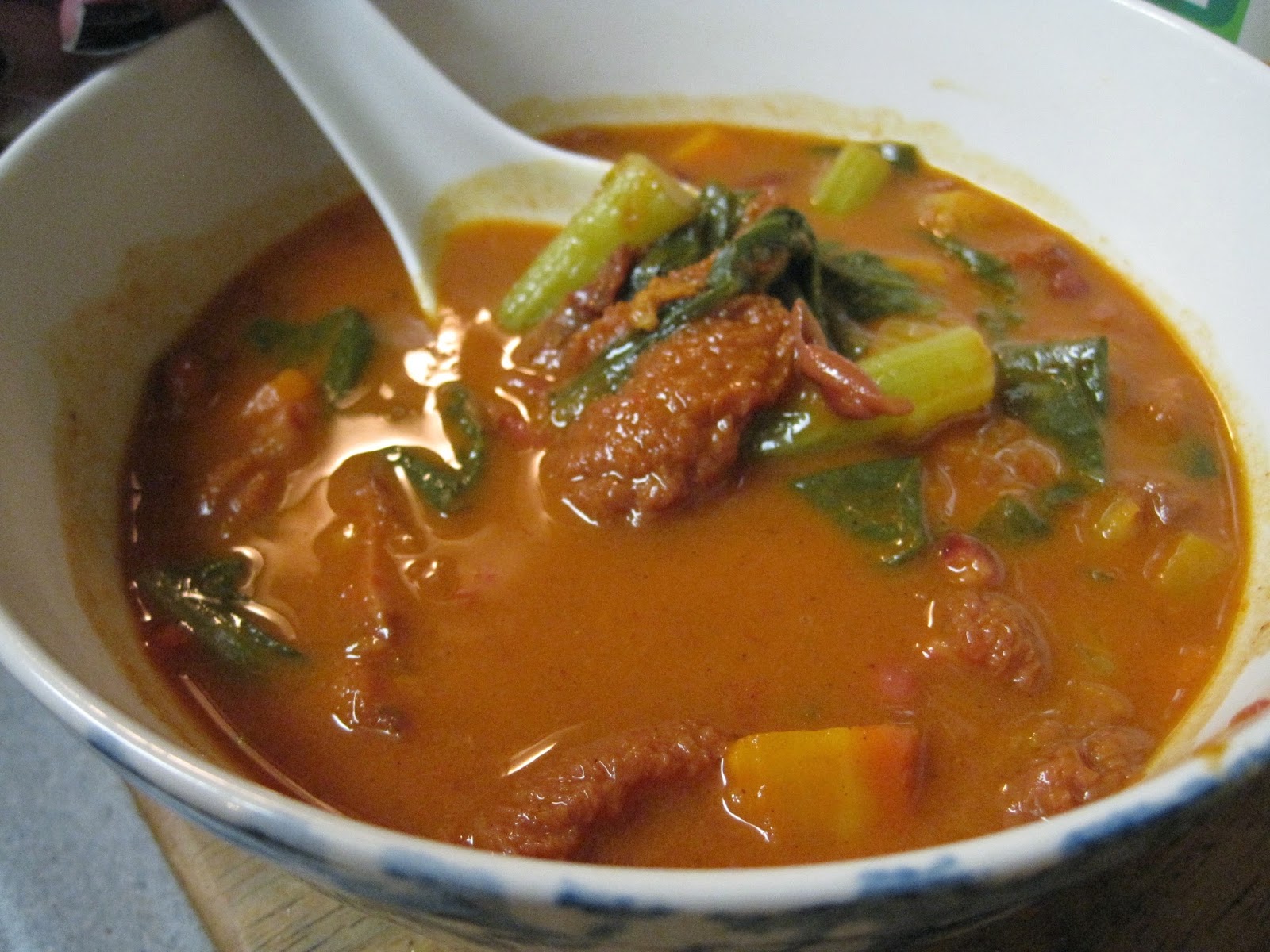 the mixed stew: Monday’s Bread Bowl: Mondongo