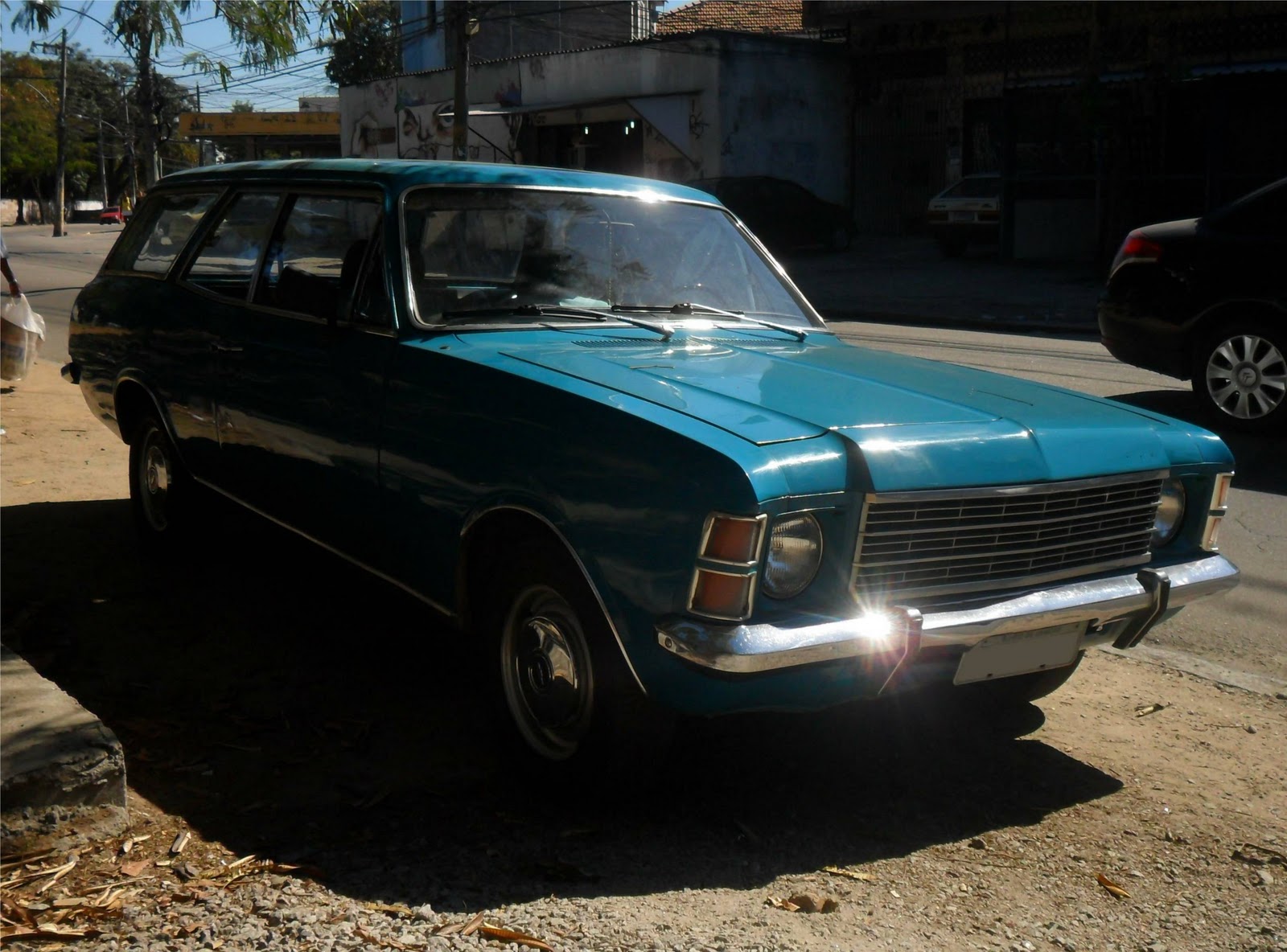 Registros Automotivos do Cotidiano: Chevrolet Caravan 1975