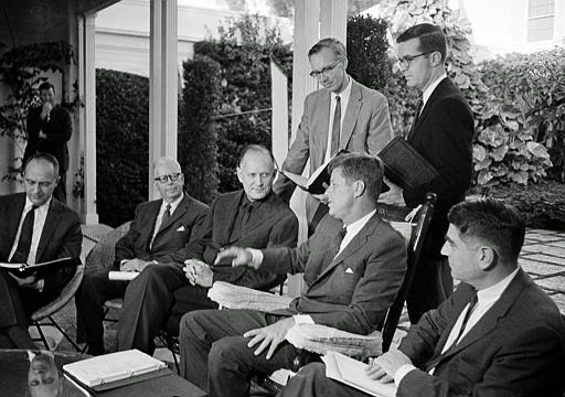 NAKED KEYNESIANISM: The Economic Education of JFK: Arthur Okun's ...