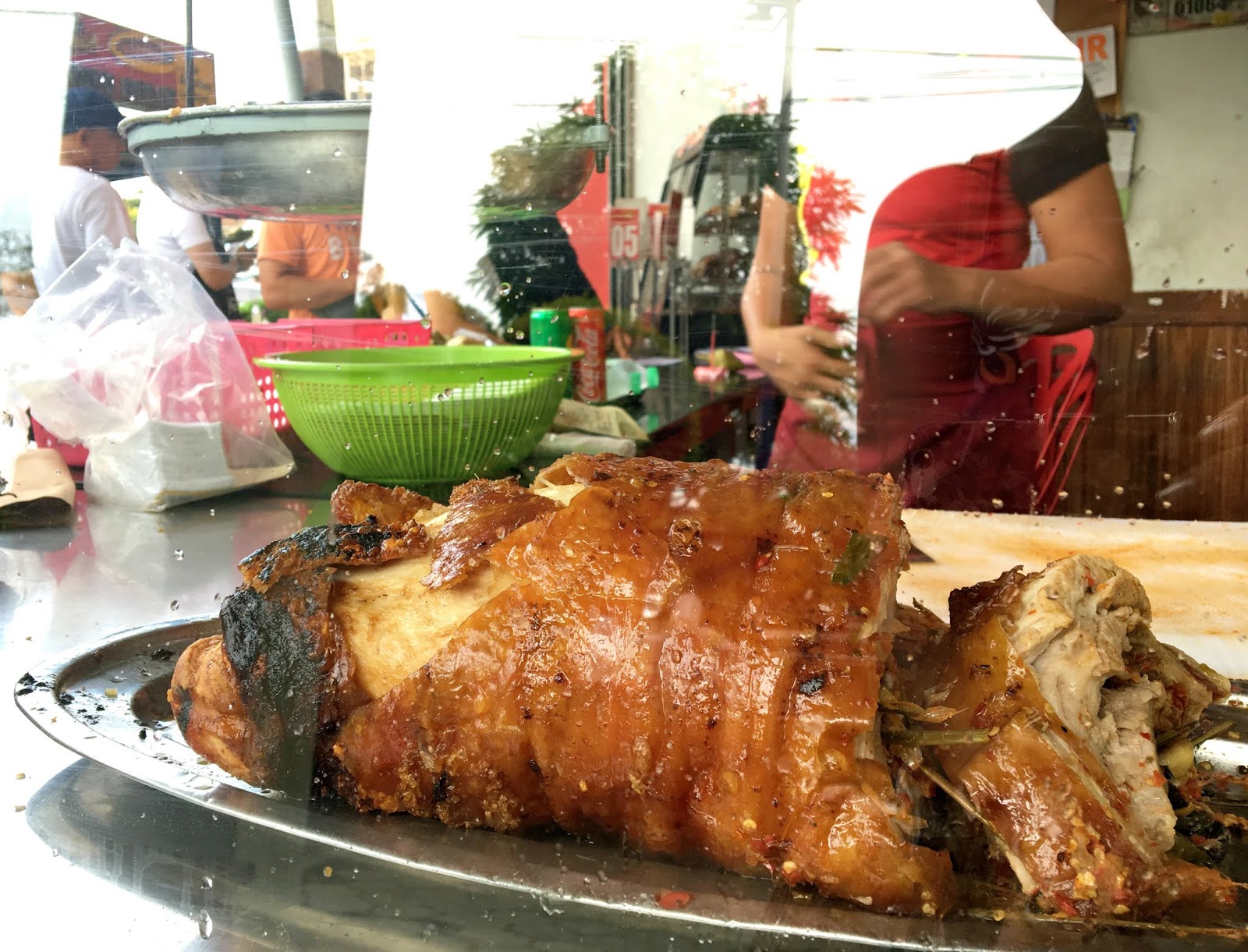 The Bandwagon Chic: Best Places to Enjoy The Cebu Lechon