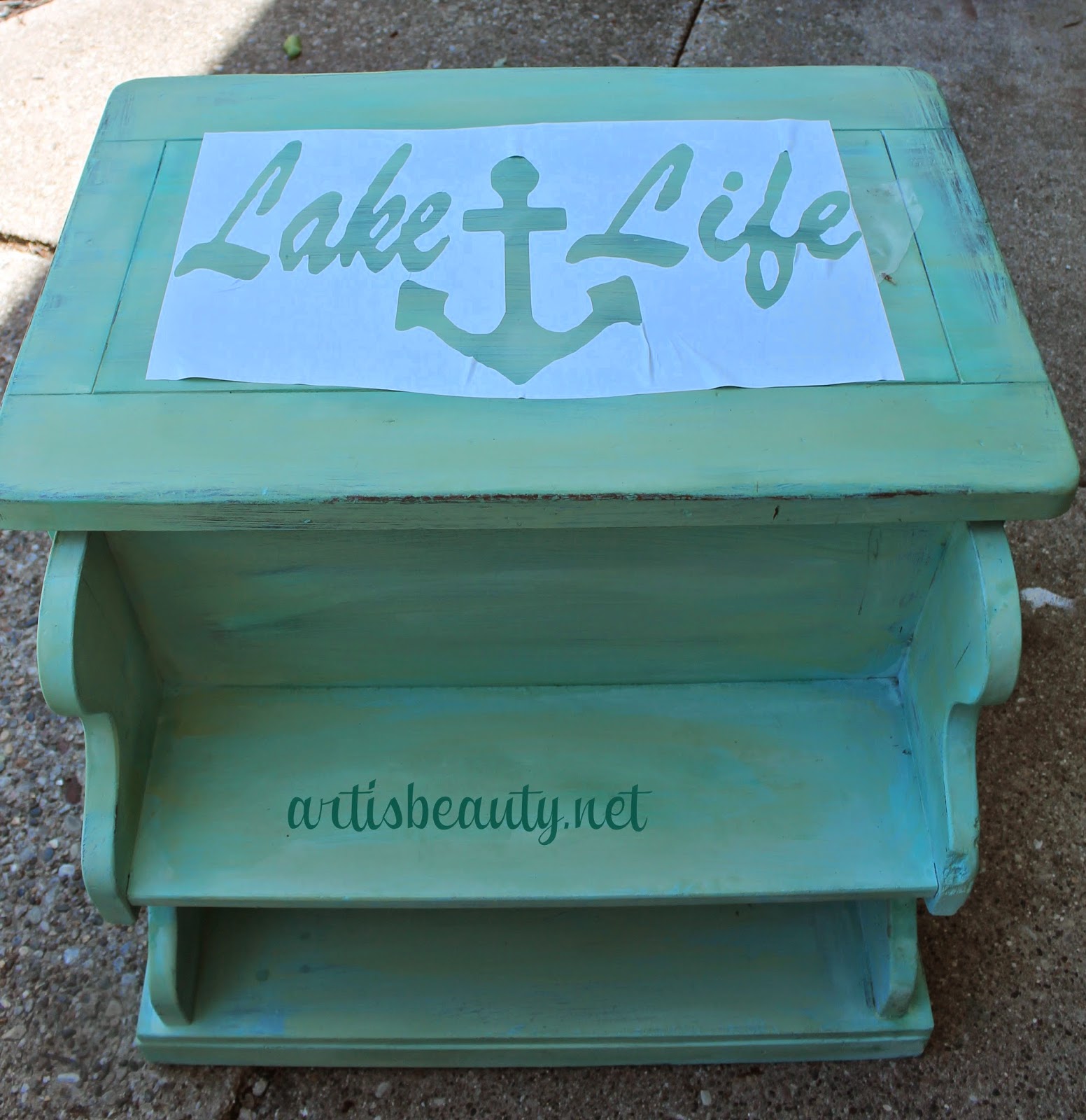 ART IS BEAUTY: Lake Life Side Table Massive Makeover