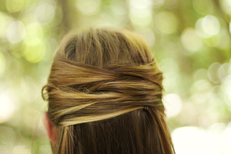 Love My Hairstyle: Overlapping Half-Up, Half-Down Hairstyle