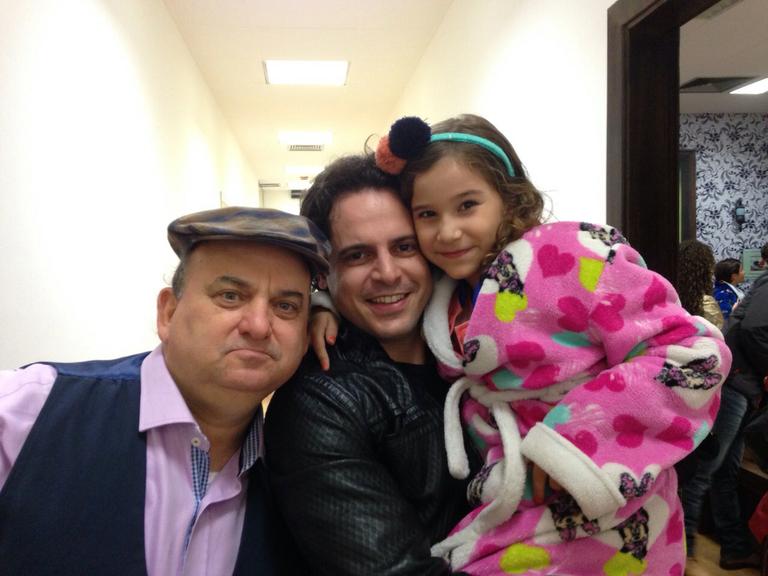 Atriz mirim Duda Wendling comemora aniversário nos bastidores de novela ...