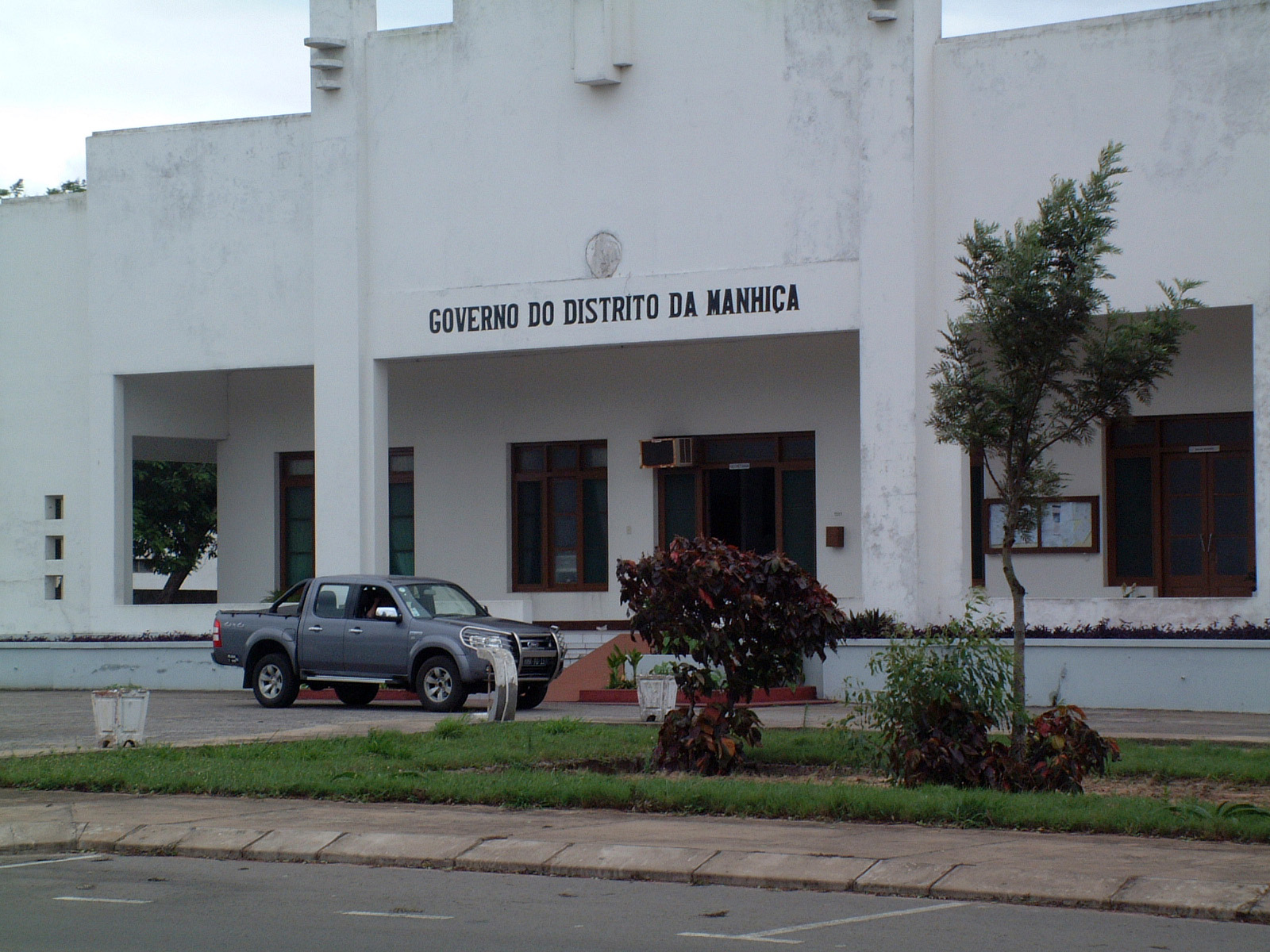 Vila da Manhiça no distrito de Lourenço Marques - edifícios dos anos 40 ...