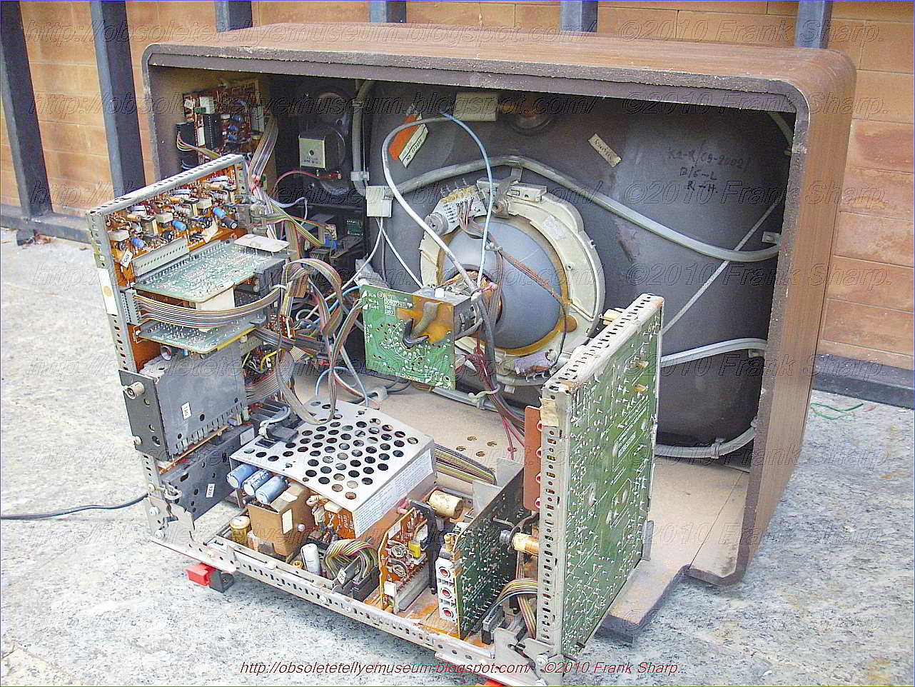 Obsolete Technology Tellye !: TELEFUNKEN PALCOLOR 6818 SUPERCONTROL ...