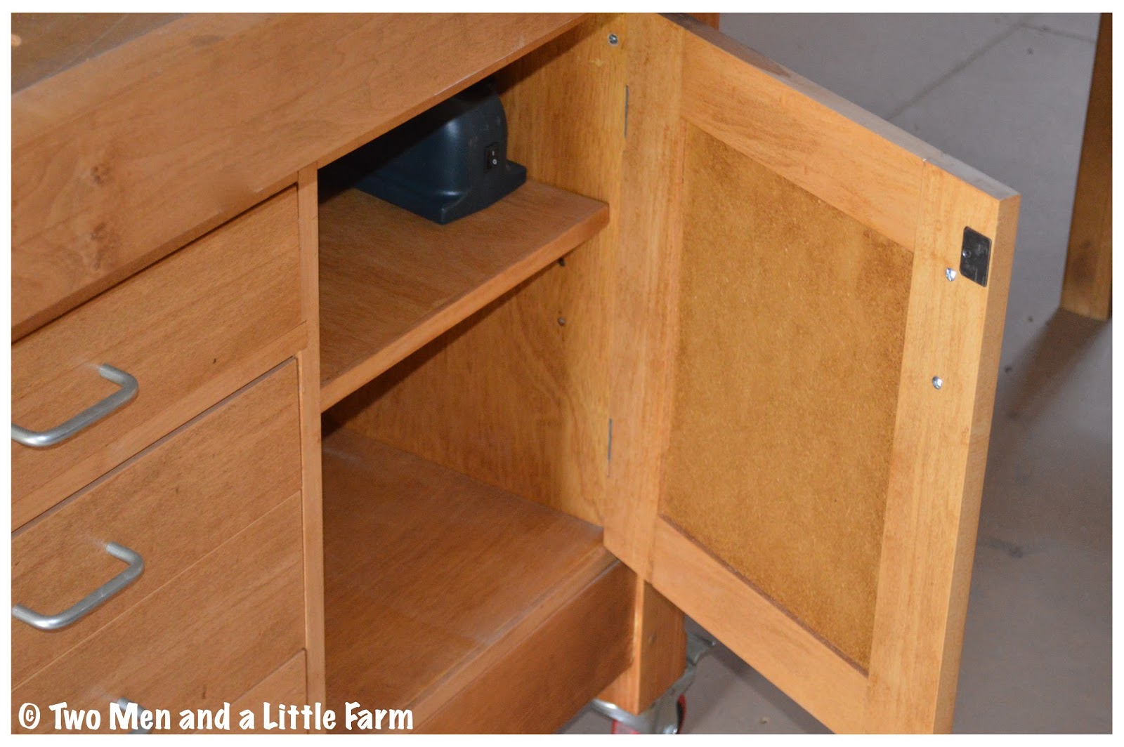 Two Men and a Little Farm: DAD'S HOMEMADE WORKBENCH