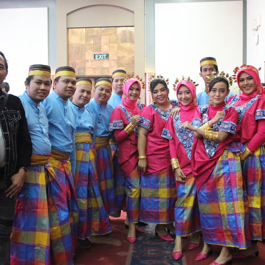 " SANGGAR NUSANTARA DOT COM " | Jakarta: SEWA BAJU ADAT BUGIS ...