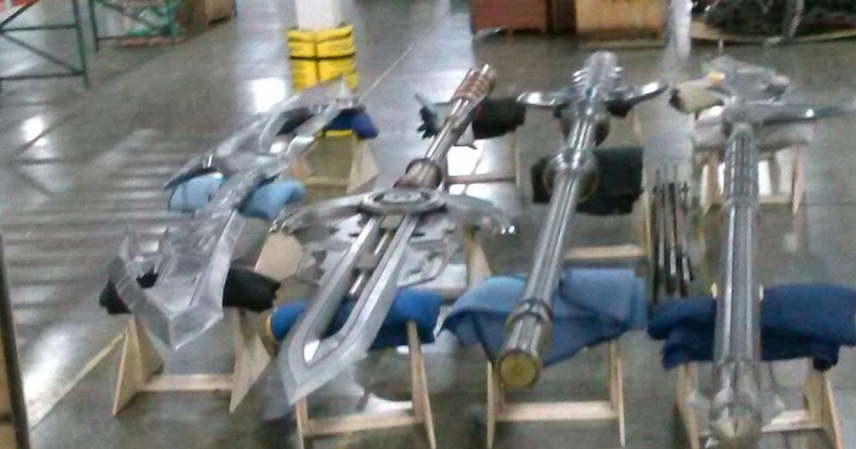 Mark Wahlberg Transformers 4 Sword