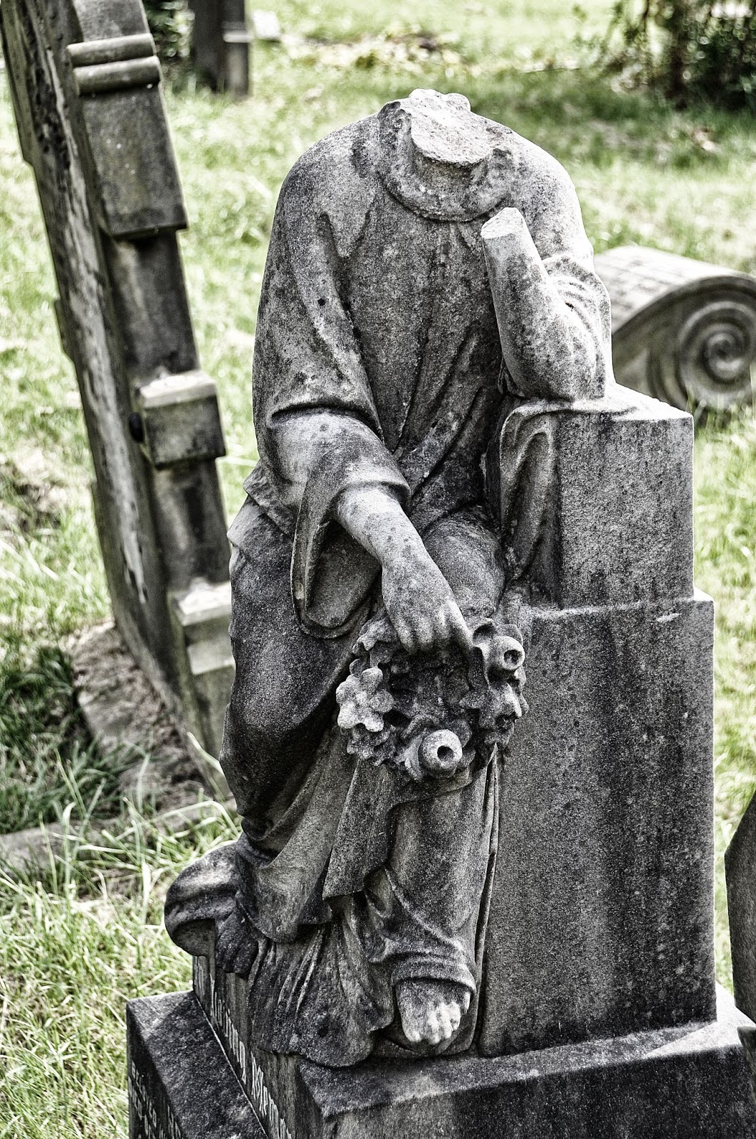 The Graveyard Detective: Headless Figures