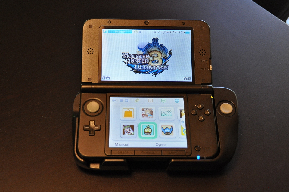 Veja algumas imagens do Circle Pad Pro para 3DS XL | A Casa do Cogumelo
