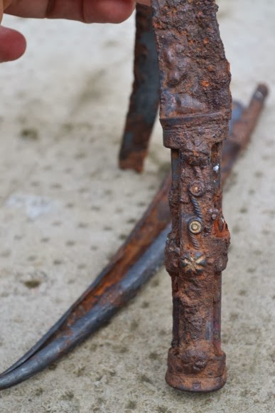 Obiecte dacice descoperite intamplator langa Zlatna de un pasionat ...