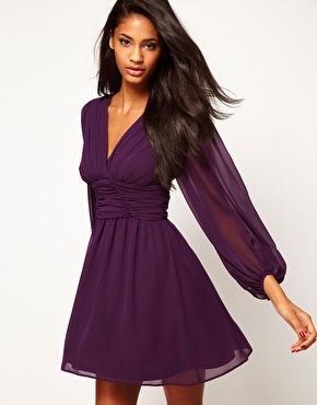 Robe Courte Cocktail : Taylor Swift en robe de soirée violette sur le ...