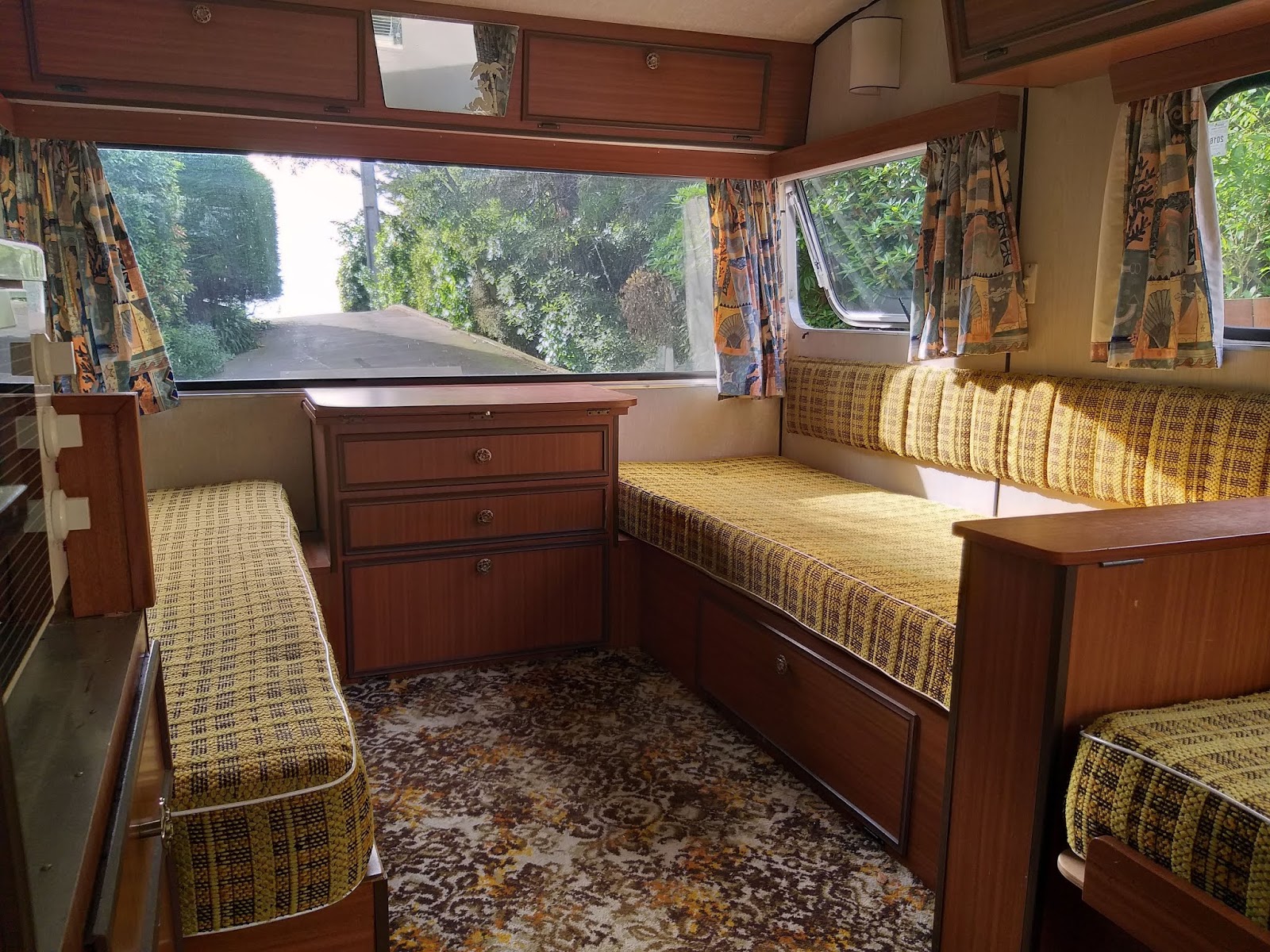 Restoring Zeph - a Vintage Caravan