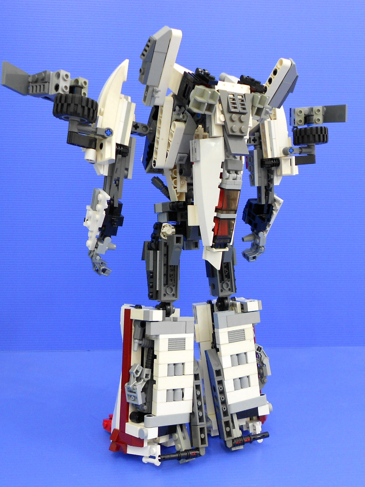 Alanyuppie's LEGO Transformers: LEGO Alphaplex (Neo Metroplex) Triple ...