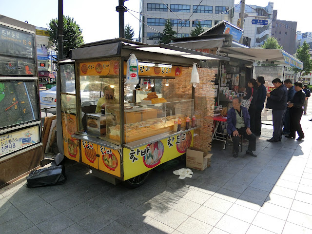 Nau speak: Korea: Mahabodhi Temple in Jogno District en route to Gwangjang