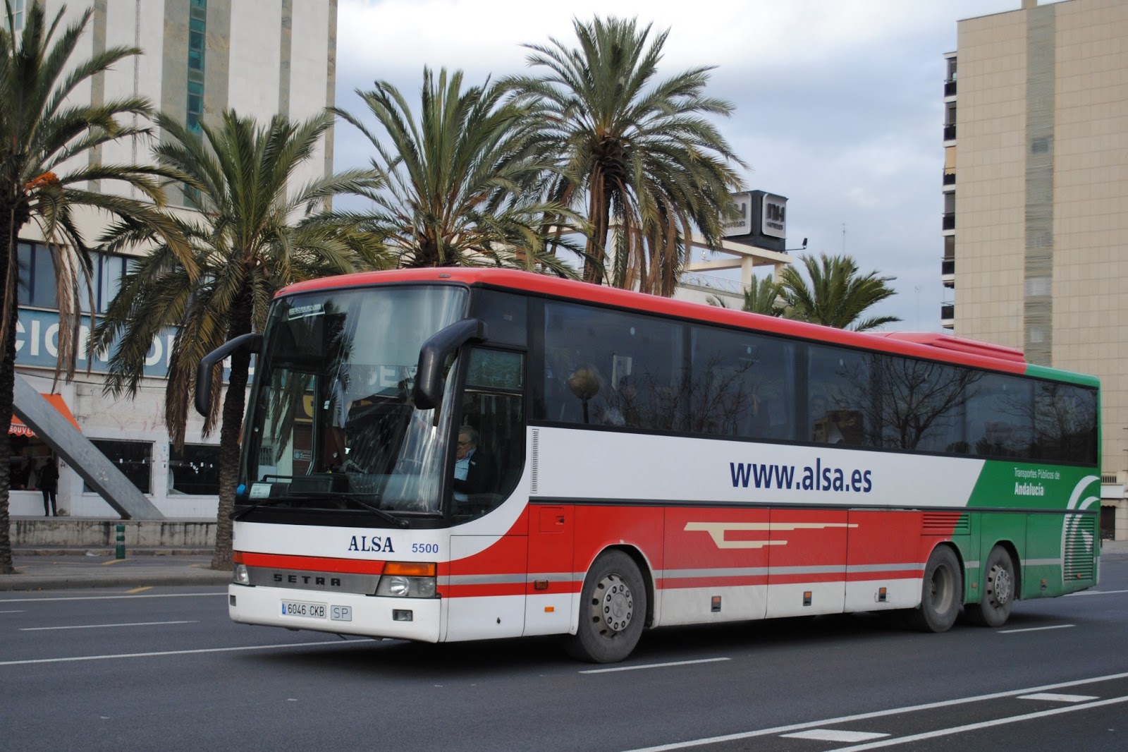 Autocares en Valencia: Alsa 5.500