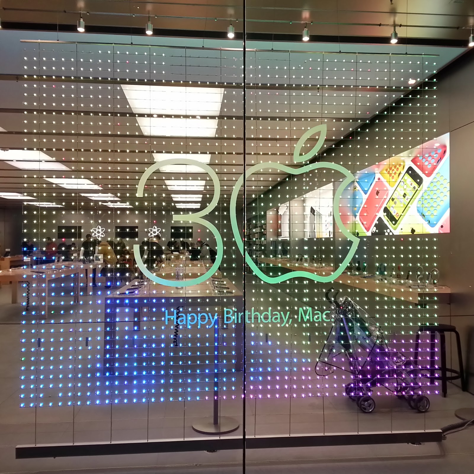 Robert Dyer @ Bethesda Row: BETHESDA ROW APPLE STORE CELEBRATES 30 ... Robert Dyer @ Bethesda Row: BETHESDA ROW APPLE STORE CELEBRATES 30 ...