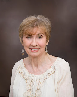 Readaholic Zone: Review of HOUSE ON THE FORGOTTEN COAST