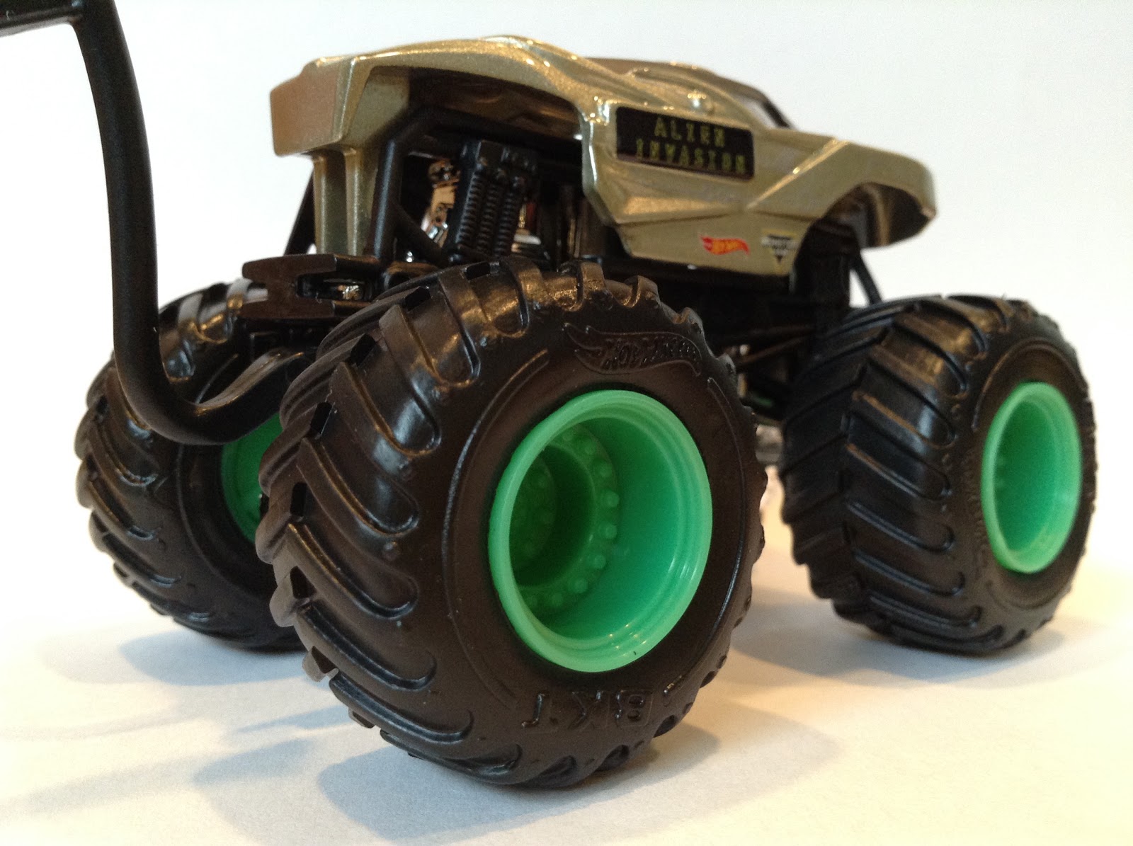 JULIAN'S HOT WHEELS BLOG: Alien Invasion Monster Jam Truck (2017 Epic ...
