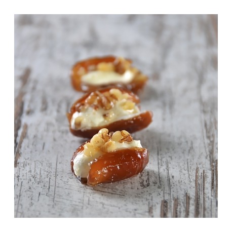 Entrantes de apio y dátiles rellenos de queso | Cocina