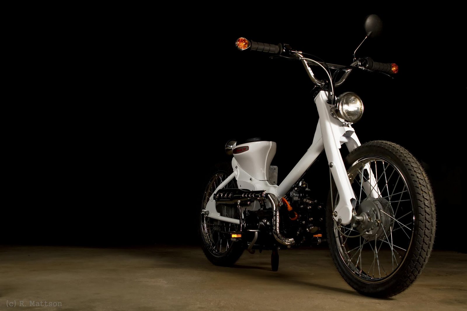 Tangki Knalpot Kustom: Inspirasi Modifikasi Street Cub ( Bagian I )