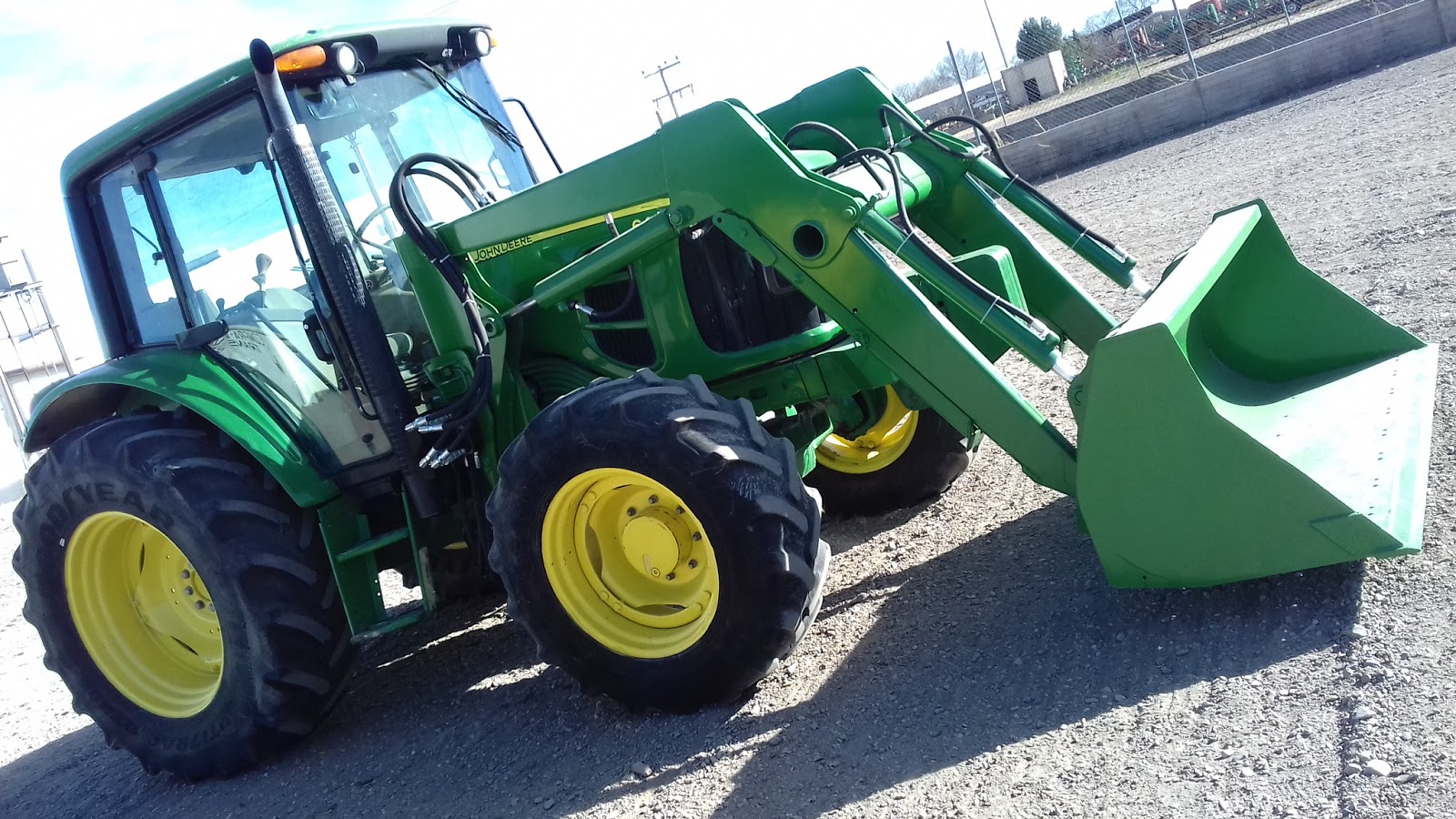 MAQUINARIA AGRICOLA INDUSTRIAL: Tractor John Deere 6430 con Pala 2010 ...