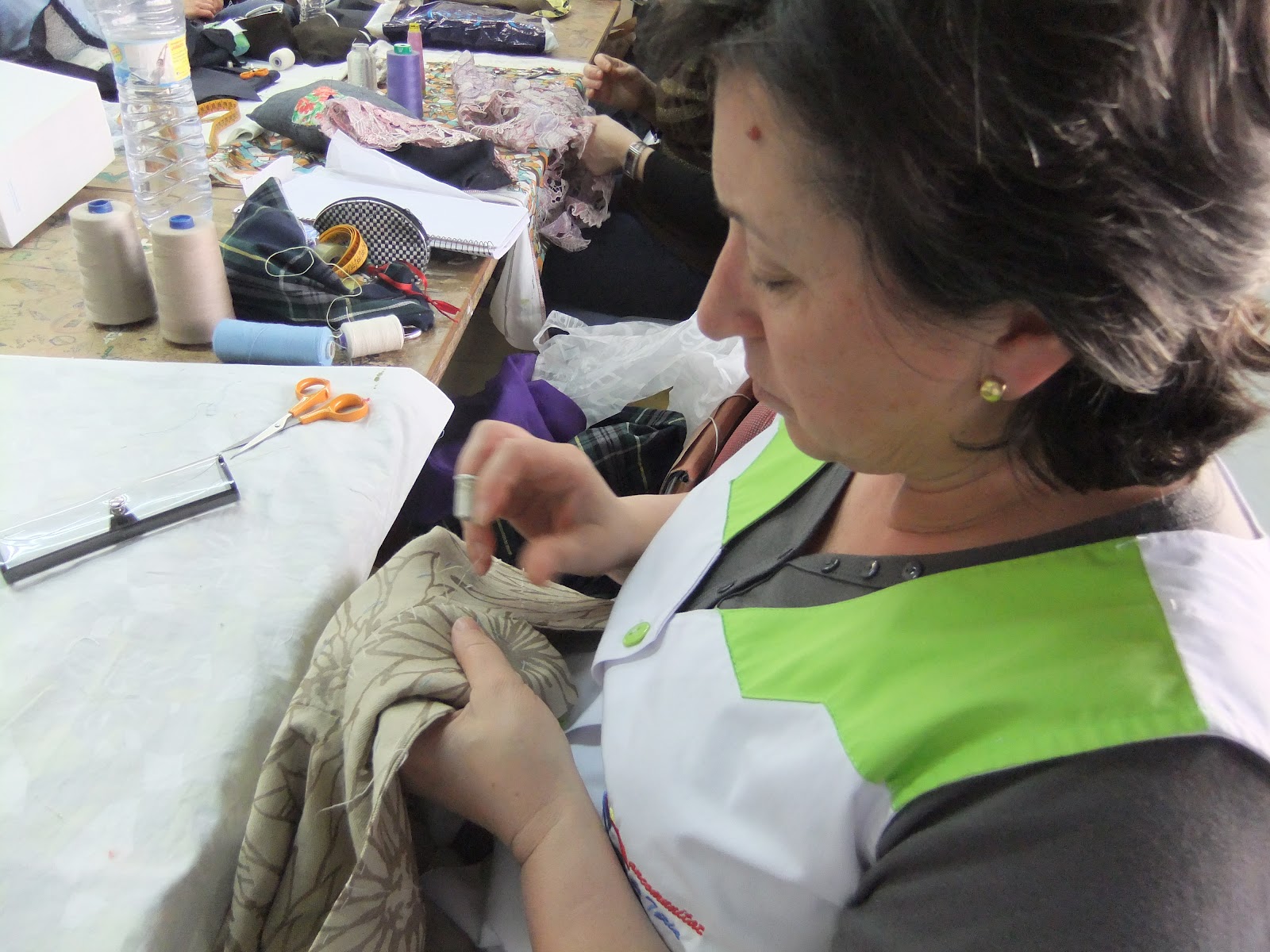 ENTRE TELAS: RECORDANDO; CLASES DE MODISTERIA