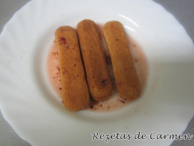 Zucotto de frutas del bosque