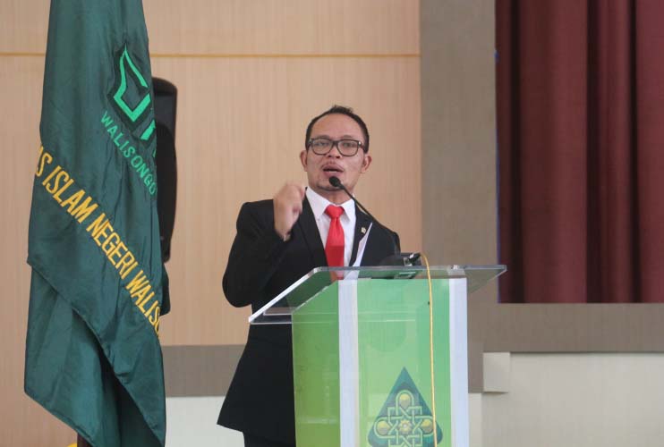 Hanif Dhakiri: Sekarang, Banyak Sarjana Berprofesi Tidak Setara dengan ...