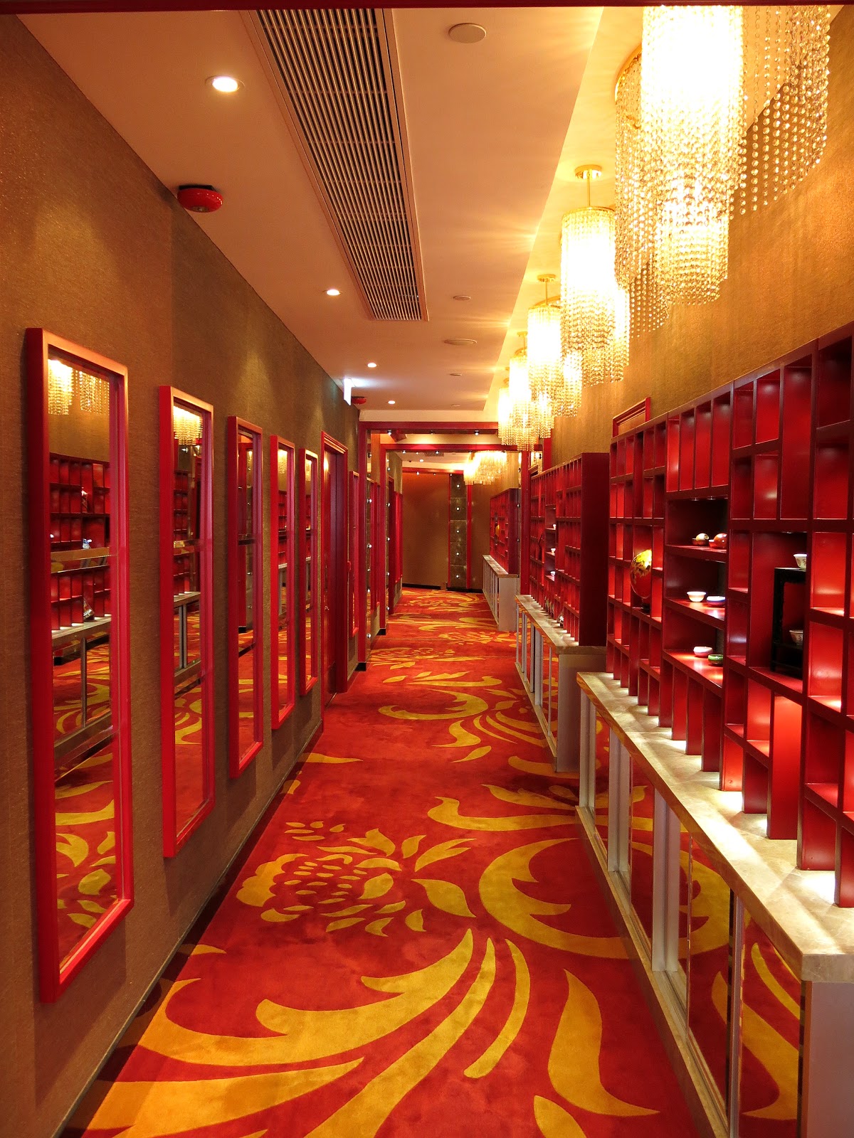 Yu Lei (Hong Kong, CHINA) ★★☆☆☆ | A traveling foodie's gastronomic ...