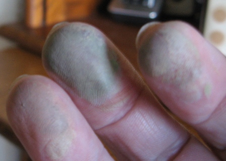 Casey's Minis: Fingerpainting Can Be Fun.....