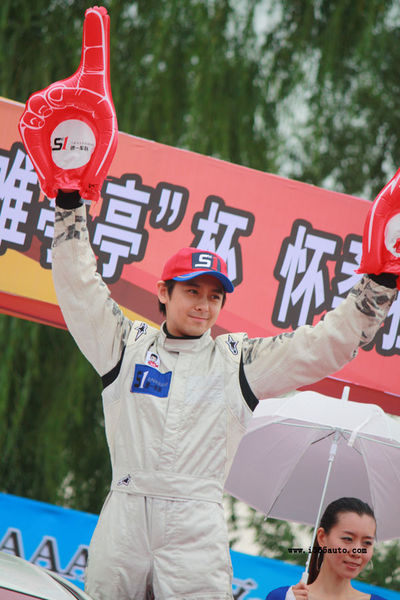 Taiwan Celebrities Gossip: Jimmy Lin is a Professional Race Car Driver