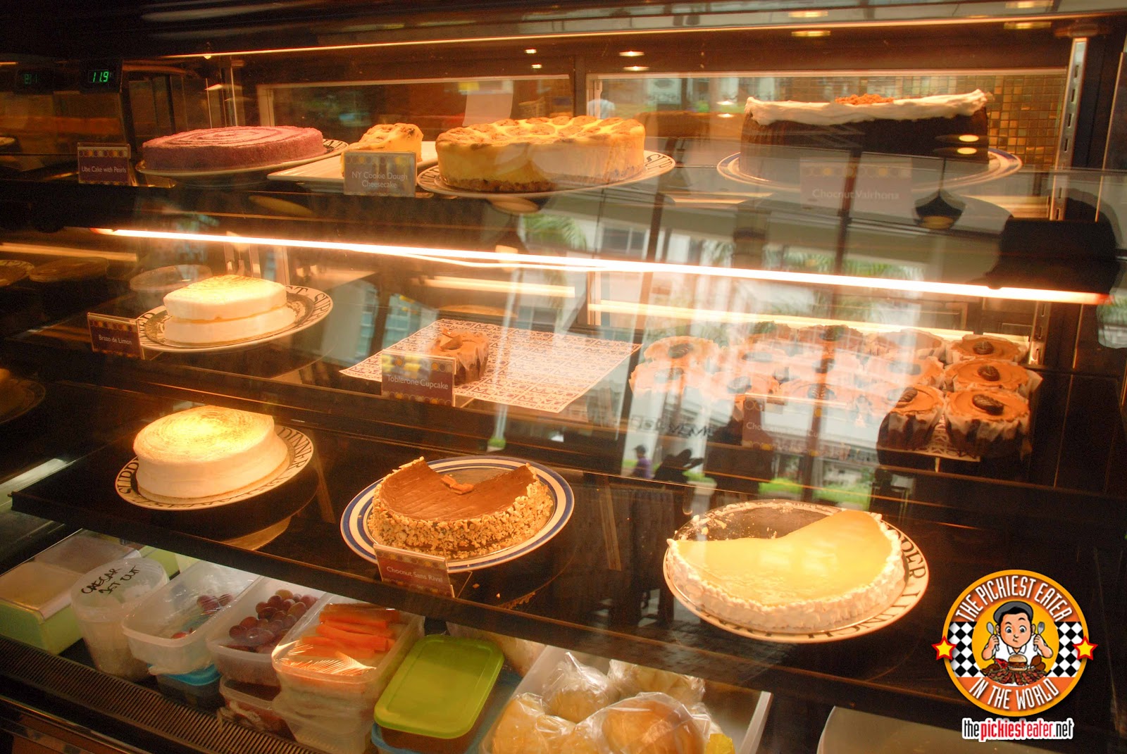 THE PICKIEST EATER IN THE WORLD: FINALLY.... MOMO CAFE!