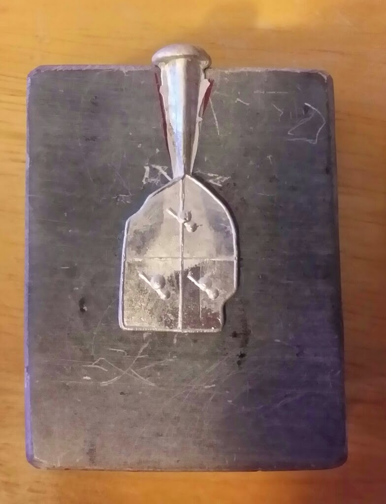 Ercc Glaison: Pewter Casting Heraldic Token Completed