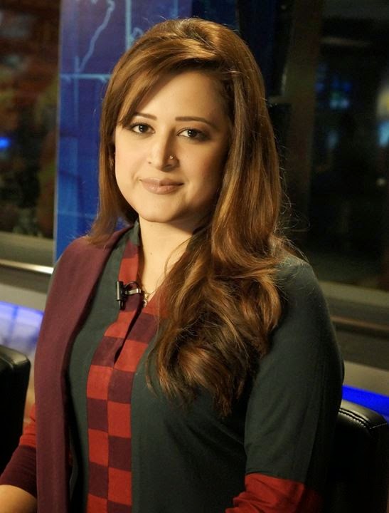 Pak Celebrity Gossip: Geo tv Anchor Sana Mirza, photos, & biography