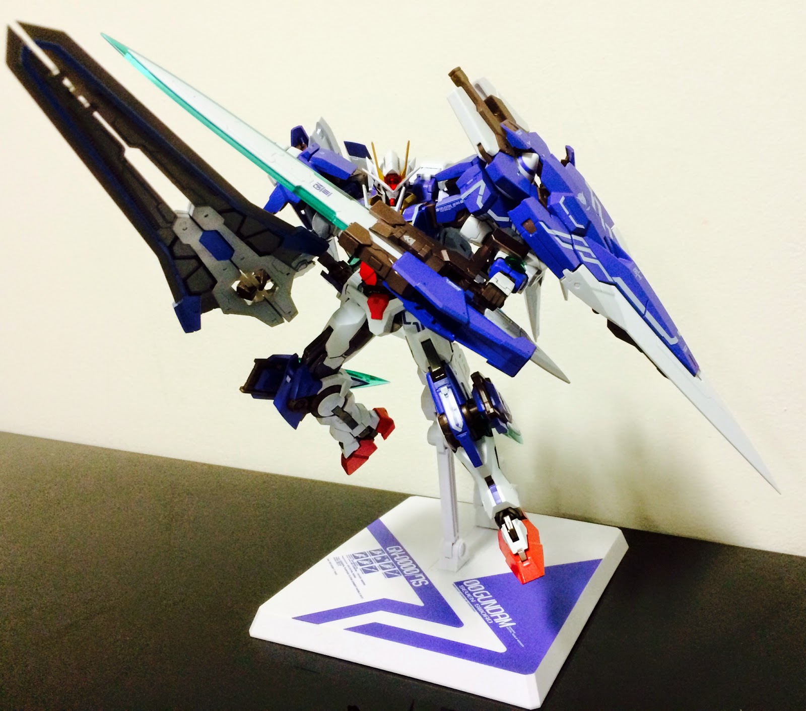 Gundam Family: Metal Build Seven Sword Gundam with 00 Raiser & XN Blade