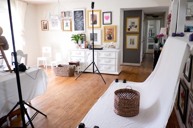 Domestic Fashionista: DIY In Home Photo Studio Set Up