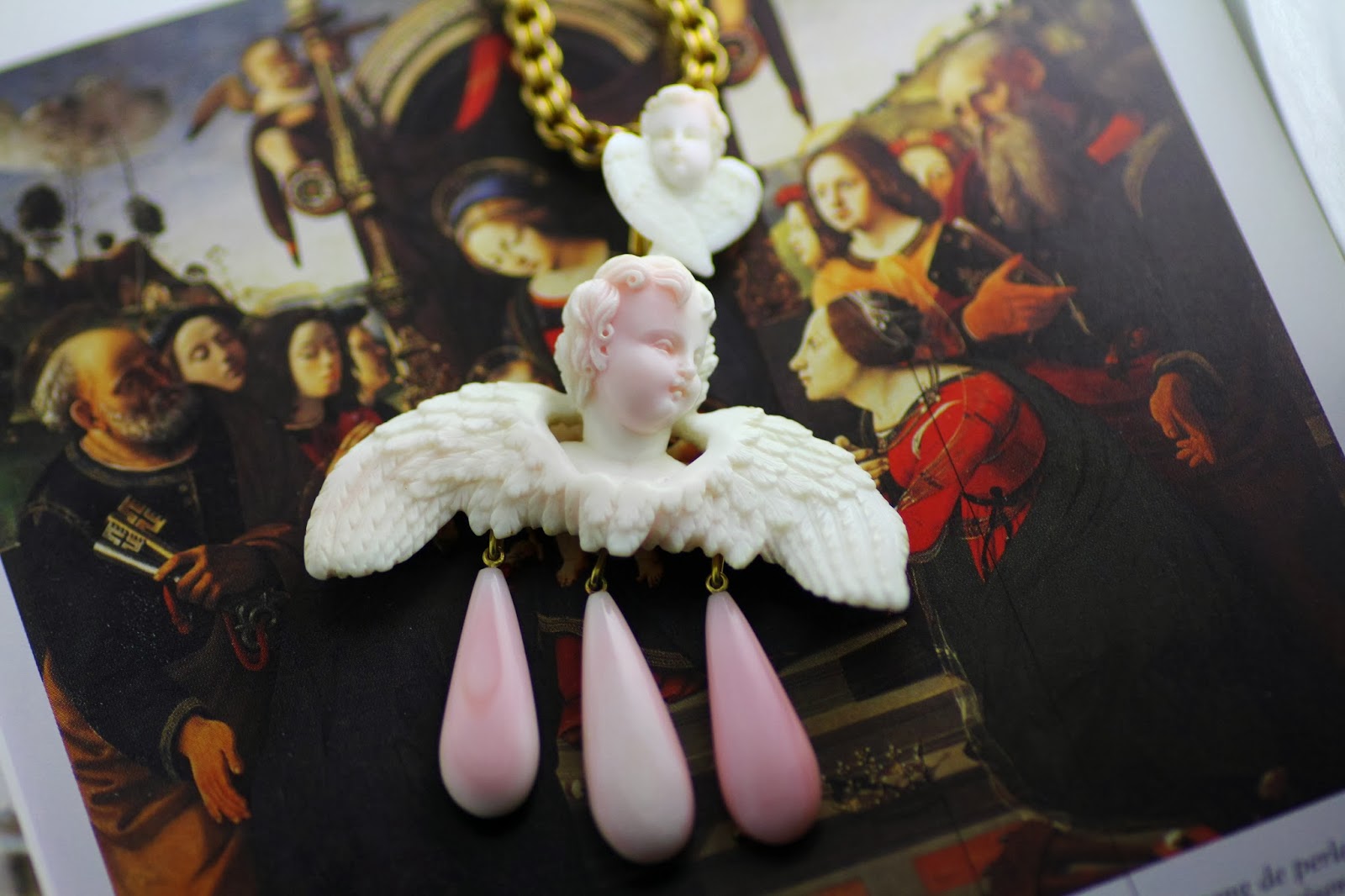Bright days ahead: Queen conch shell Angel cameo pendant circa 1860