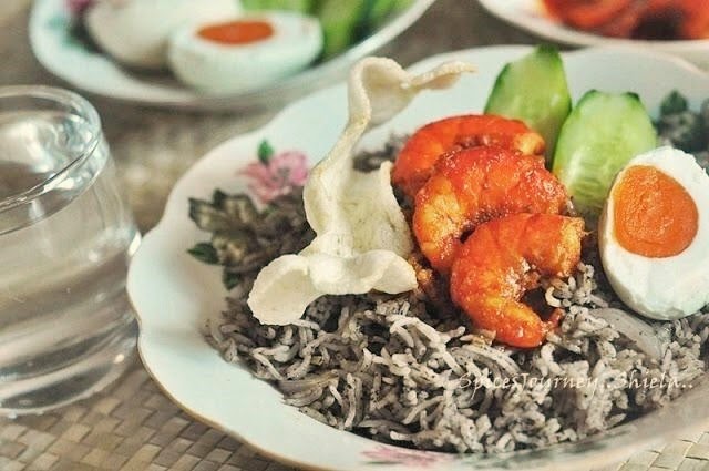 Spices Journey: Nasi Lemak Daun LEMUNI