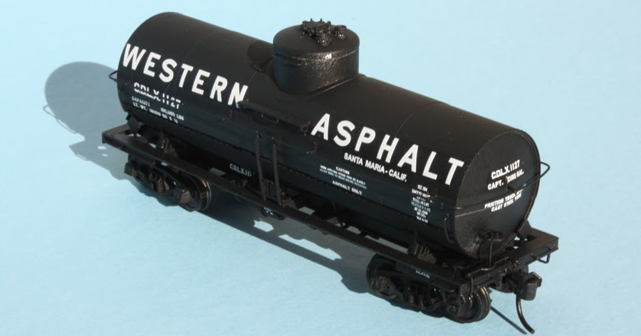 modeling the SP: Asphalt tank cars, Part 4: weathering