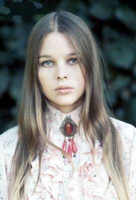 Leesh on Vintage: Inspirational Icon Monday: Michelle Phillips