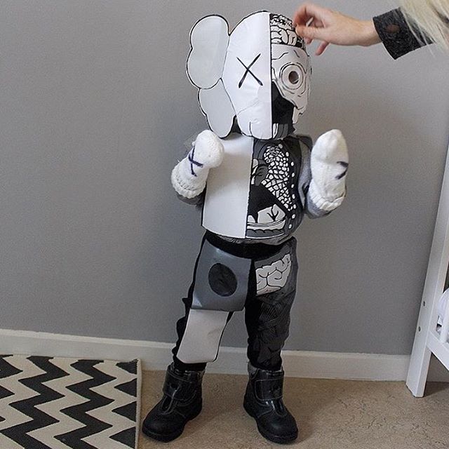 J.ME. (￣ε(#￣): Fan Made Kaws Halloween Costume