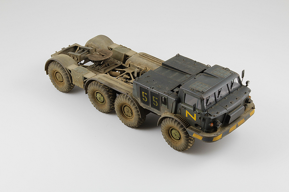 ARMOURED FIGHTING VEHICLE: ....... ZIL-135 .......