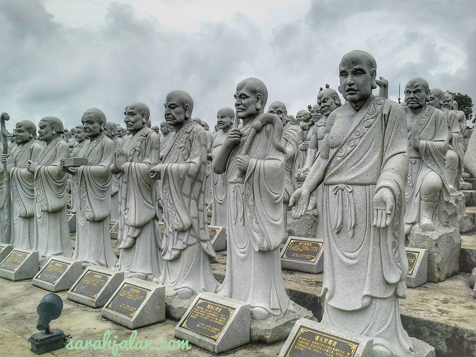Mengunjungi Vihara Seribu Patung Budha di Arah Kijang - Kepulauan Riau