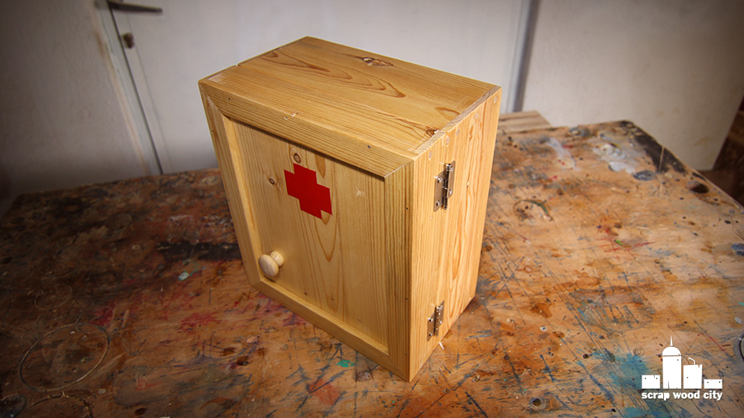 scrap wood city: How to make a wooden first aid cabinet - DIY