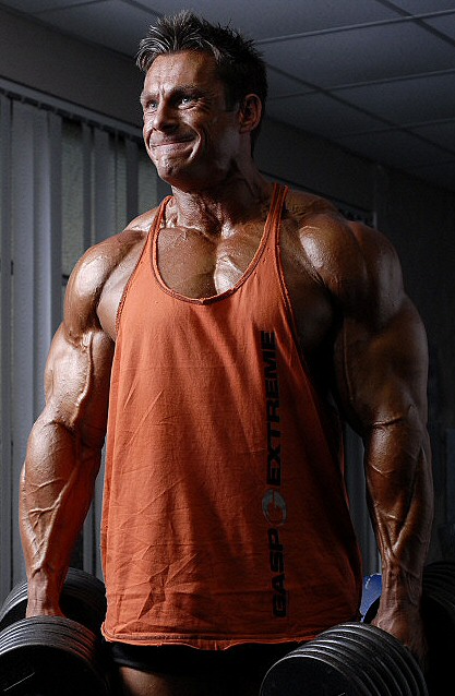 Worldwide Bodybuilders: British muscle hero Stuart Core