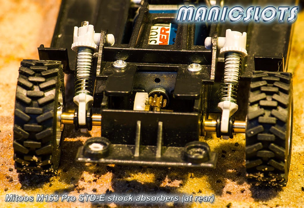 ManicSlots' slot cars and scenery