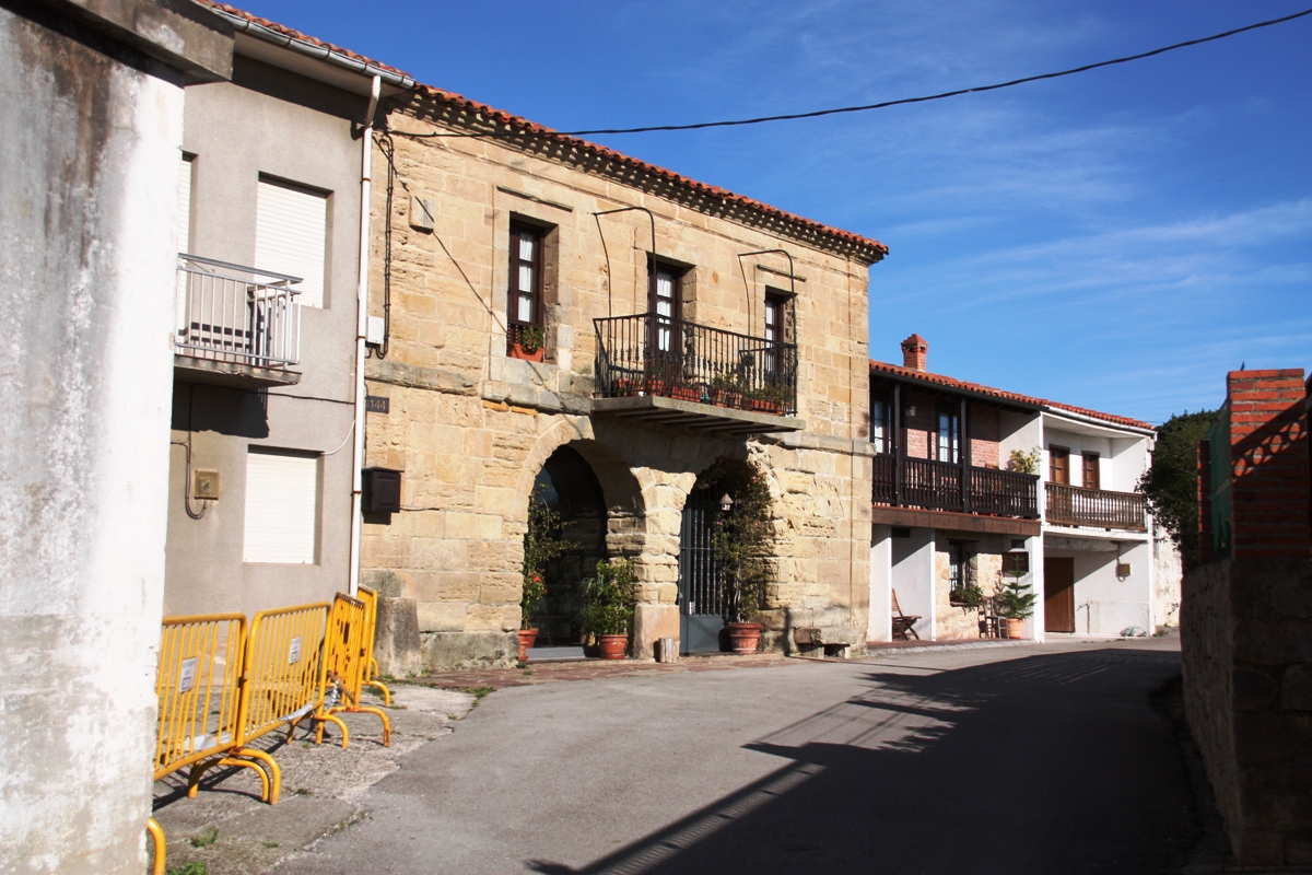 Relojes de Sol en Cantabria: Municipio: Miengo. Localidad: Mogro.